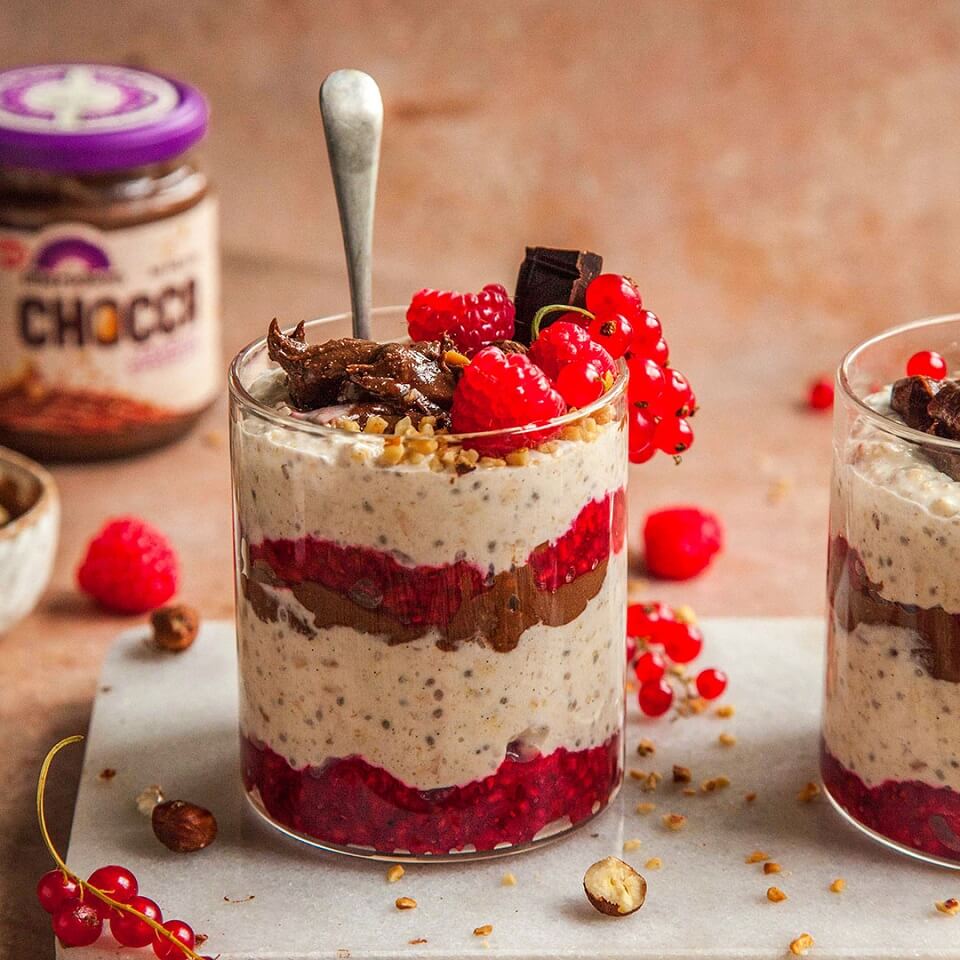 Vanilla, Raspberry & Chocolate Hazelnut Overnight Oat Parfaits – Meridian